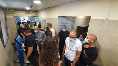 הפתרון של משרד התחבורה לקריסת משרד הרישוי מאלצים סטודנטים לעבוד כטלפנים