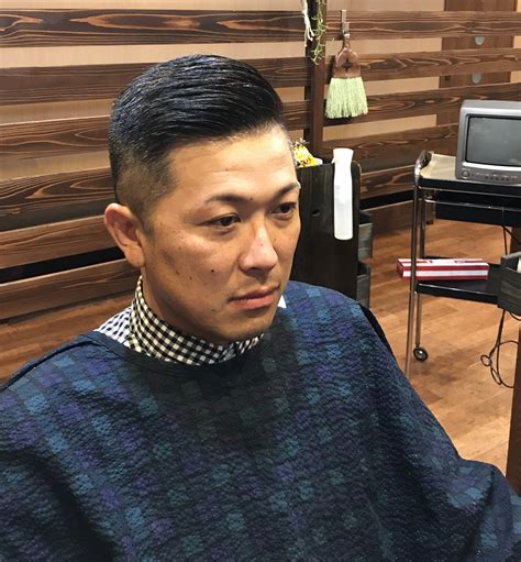 サイド、バックは3mmで高めに刈り上げ、トップと前髪は長めに残したバーバースタイル｜福島市の床屋（理容室）east Base メンズカット