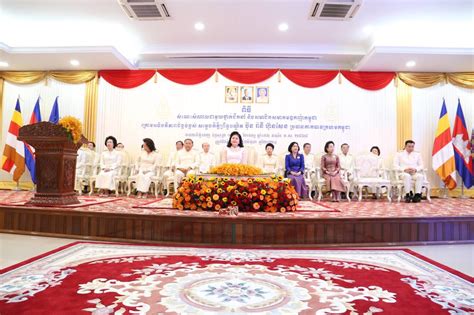 សម្តេចកិត្តិព្រឹទ្ធបណ្ឌិត ប៊ុន រ៉ានី ហ៊ុនសែន អញ្ជើញសំណេះសំណាលជាមួយថ្នាក់ដឹកនាំ