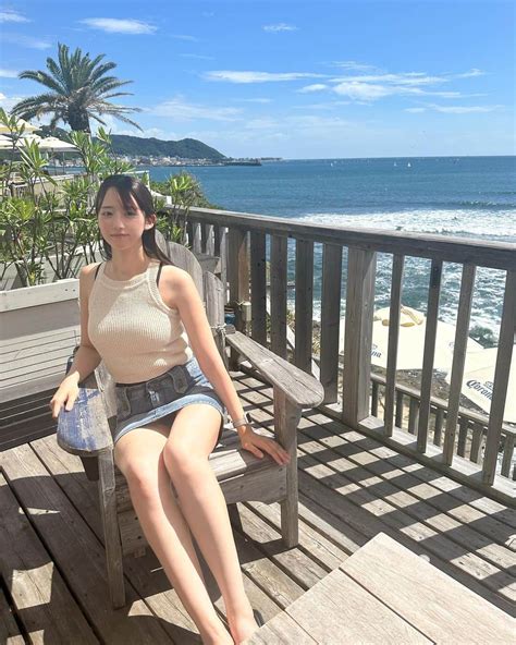 山崎あみさんのインスタグラム写真 山崎あみinstagram「朝の帯番組 Musiclockの スタッフさんと🏝️ 休日も会って番組の