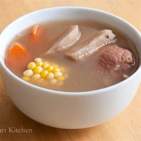 青紅蘿蔔豬骨湯 Green Radish And Carrot Pork Bones Soup食譜 甜琛廚房