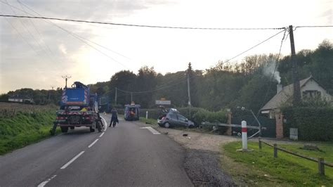 Accident De La Route Près De Pont Audemer Plus De 300 Foyers Privés D