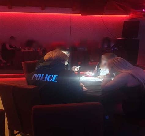 Policia Mbyll 17 Qendra Masazhi 15 Lokale Të Muzikës ‘live Dhe