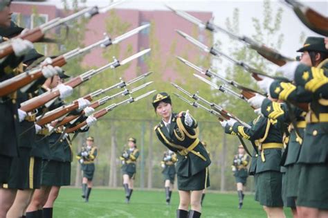 【学工动态】我校国旗护卫队创新爱国主义教育活动受到主流媒体关注 天津职业大学学生工作部处
