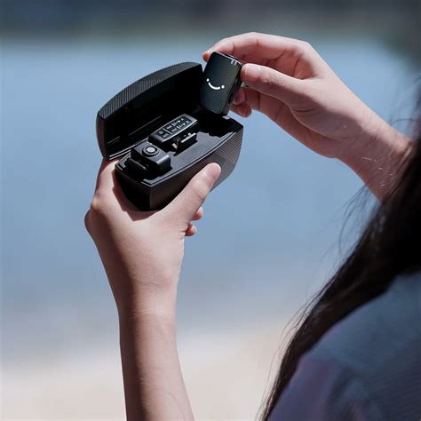 FIFINE M9 Dual Wireless Lav Microphones System Included Charging Case ...