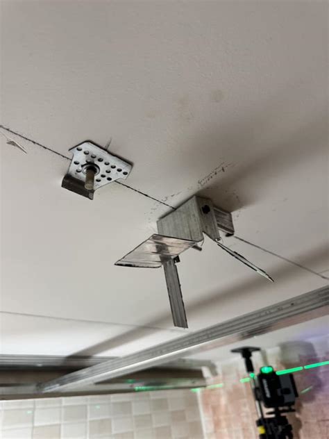 Модон Күээ нээрээ Мэргэжилийн хүмүүс олон жил хийж байгаа гэж хэлээд иймэрхүү юм хийж байна