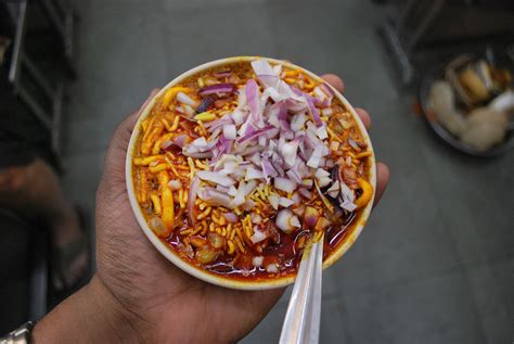Best Misal Pav In Mumbai Mamledar Misal Misal Pav In Dadar And Colaba