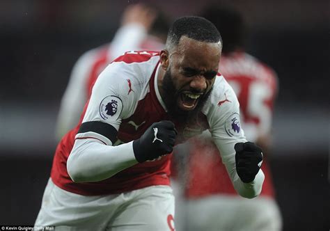 Arsenal 4 1 Crystal Palace Match Report Daily Mail Online