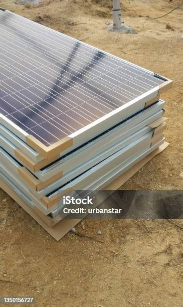 태양광 발전소 건설 공정 0명에 대한 스톡 사진 및 기타 이미지 0명 건물 외관 건설 산업 Istock