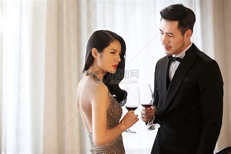青年男女宴会高清图片下载 正版图片507662132 摄图网