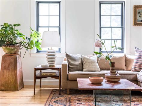 35 Ideas To Decorate A Side Table Like An Interior Designer