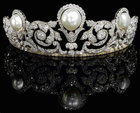 Ювелирные украшения Chaumet и история Дома Шомэ