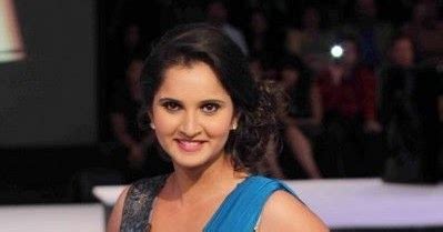 Sania Mirza Ramp Walk Pics In Blue Dress MOVIEEZREEL BLOGSPOT COM