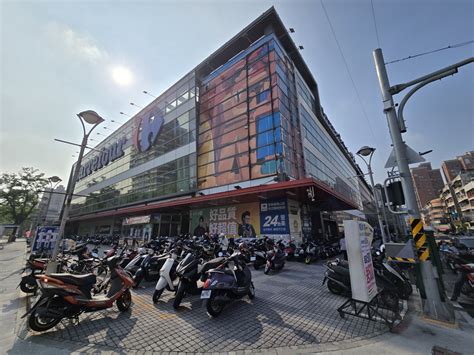 輕軌c27大順鼎山家樂福超值活巷透天 高雄市三民區買房子、房屋出售 樂屋網