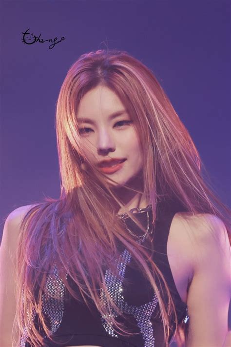 Pin On Hwang Yeji