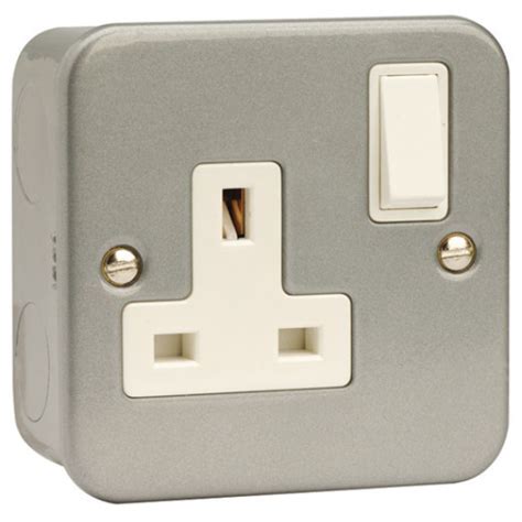 Metal Clad 13a Dp 1 Gang Switch Socket