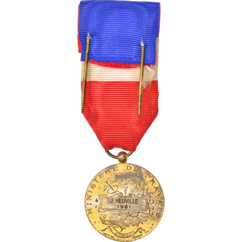 406358 France Médaille dhonneur du travail Medal 1981 Good Quality