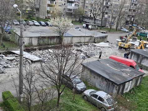 Cu ce se mai laudă Fritz primarul demolărilor garajele puse la pământ