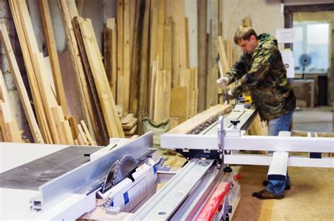 Schrijnwerkers` S Winkel Houtbewerkingsmachine Met Cirkelzaag Stock