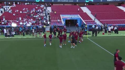 Champions League Final Liverpool Star Mo Salah Leaves Fans Baffled At