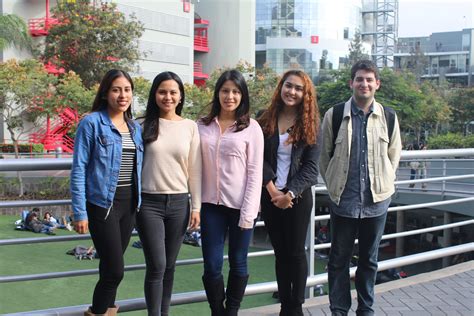 Alumnos De La Upc Obtuvieron Beca Para Estudiar En Canadá Noticias Upc