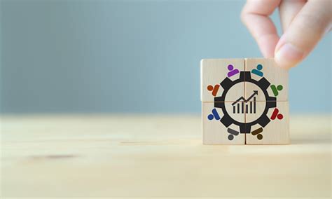 운영 우수성 개념 탁월한 프로세스를 통한 생산성 효율성과 효율적인 프로세스의 산업 관리 린 비용 및 생산성 증가 지속적인 개선 과정 Kaizen에 대한 스톡 사진 및 기타