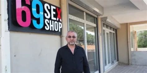 Komşularla Inatlaşmanın Geldiği Yer Tepki Olarak Sex Shop Açtı