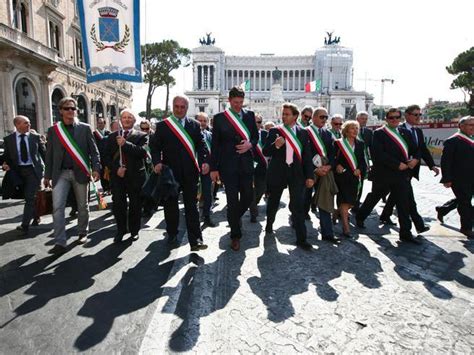 Sindaci In Veneto La Nostra Vita Con La Fascia Tricolore Corriere