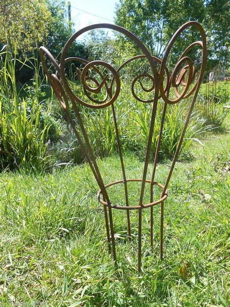 GARDEN PLANT SUPPORT HANDMADE ANTIQUE STYLE RUSTY METAL DECORATIVE ...