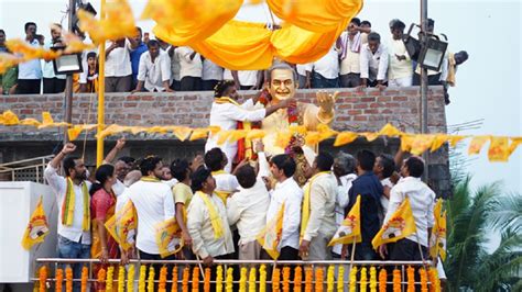 ఎన్టిఆర్ కాంస్య విగ్రహం ఆవిష్కరణ నందమూరి తారకరత్న Telugu Rajyam