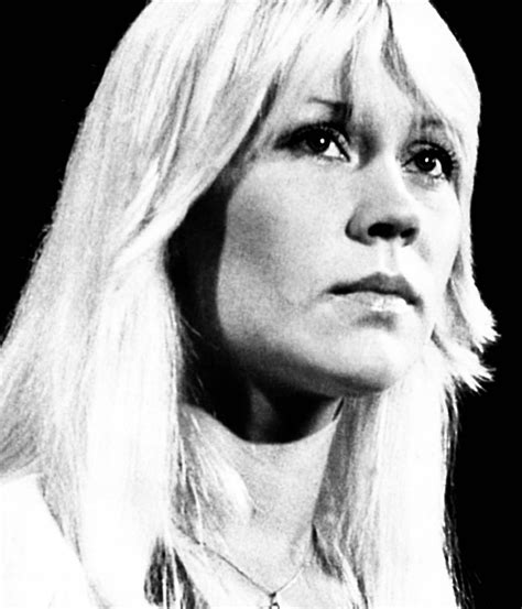 Pin Op ABBA Black And White