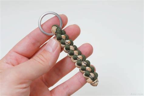 21 Different Paracord Keychain Designs To Do Yourself