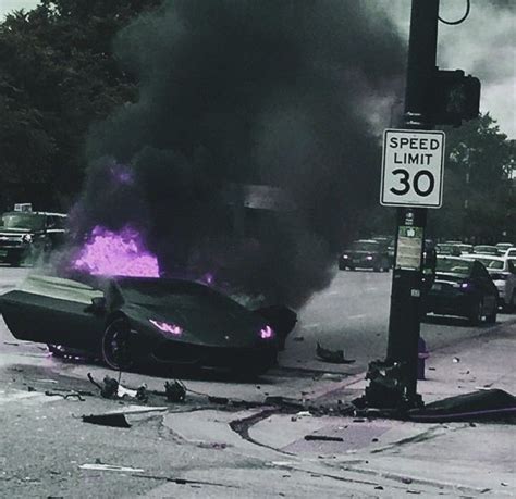 Пин от пользователя Joshua Ellis на доске Cars Побитые машины
