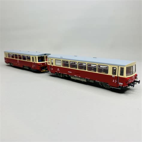 Autorail Diesel 810 365 7 Avec Remorque Zssk Ep V Vi Roco 70380