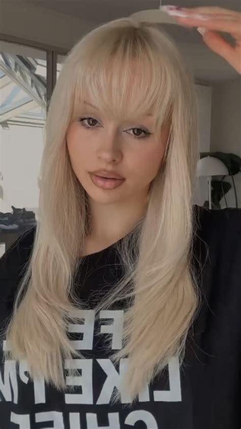Lila Janowska Nowe Włosy New Hair Long Blonde Hair With Bangs Blonde Layered Hair In 2024 Lila Janowska Nowe Włosy New Hair Long Blonde Hair With Bangs Blonde Layered Hair In 2024