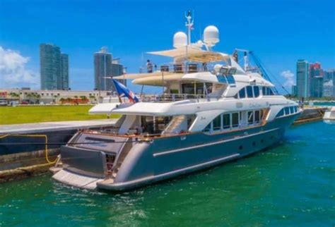 Así era el yate de Marc Anthony de 6 millones de euros que fue