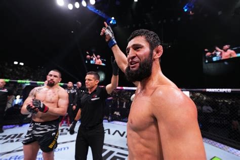 ‘맙소사 대단한 치마예프 휘태커에게 Ufc 첫 서브미션 패배 안겨1r 만에 끝냈다 Ufc308