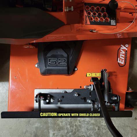 Zero Turn Chute Blocker For Mowers With Notched Decks