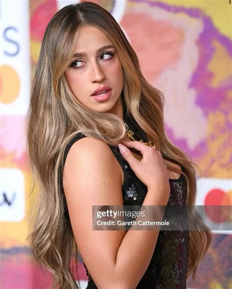 Tate Mcrae Brits 2024 In 2024 Balayage Long Hair Hair Inspo Color