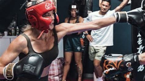 Boxing News 2023 Tv Star Ash Ruscoe The Amazing Race Professional Boxer Transition Combat