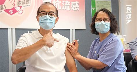 打流感針記者叫「hold住」盧寵茂：「你哋真係想睇到拮咗入去先安樂」 獨立媒體 Line Today