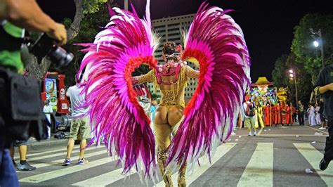Karneval In Rio So Heiß Feiert Die Stadt Im Samba Rausch Sternde