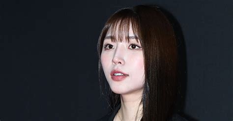 성해은 눈빛 반짝이며 인사 포토엔hd