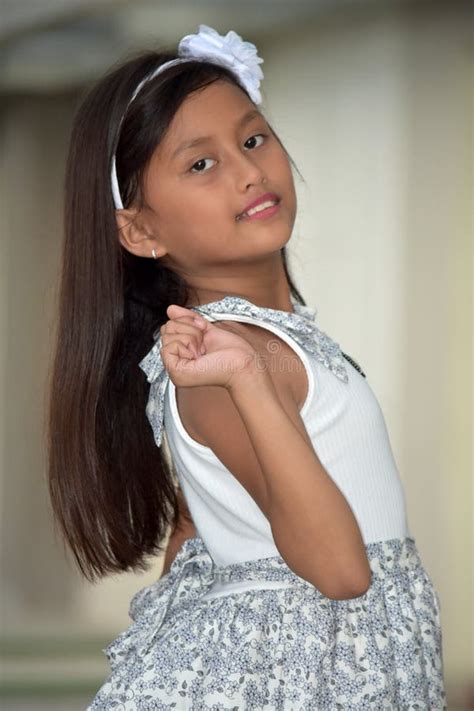 Unglückliches Jugendliches Filipina Girl Preteen Stockbild Bild Von