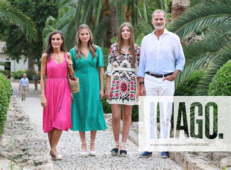 Spanische Königsfamilie Besucht Im Urlaub Auf Imago