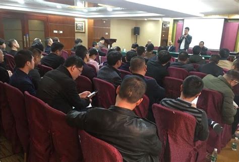 经销商会议发言稿伟业牌2018年度经销商交流大会 丫空间