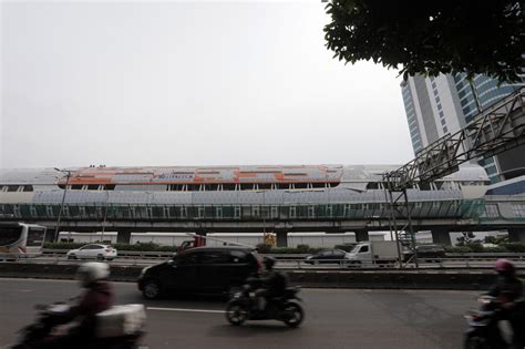FOTO LRT Jabodebek Ditargetkan Beroperasi Pada Pertengahan 2022