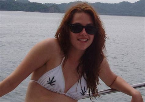 Kristen Stewart Hot Bikini HOT CELEBRITIES ALL OVER THE WORLD
