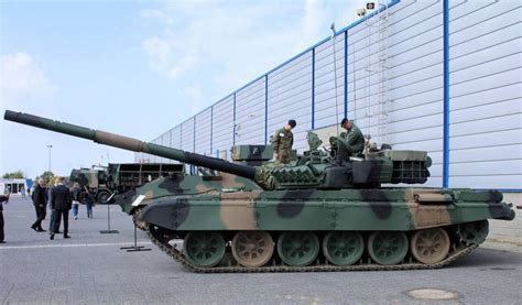 Poland Presented A Modernized Tank T 72