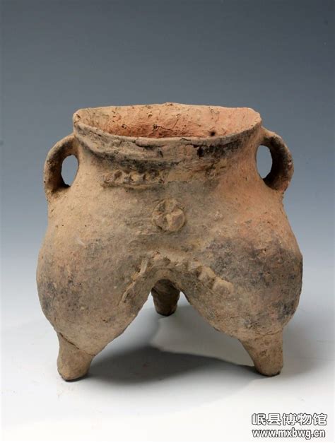 体验黄河文明 岷博典藏寺洼文化乳状袋足鬲 岷县博物馆